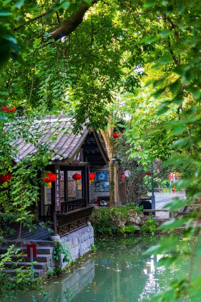 Chengdu Travel Guide 2026: Weather & Top Attractions